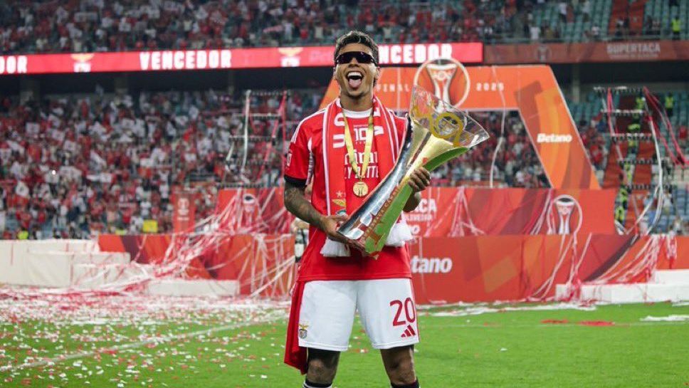 Video: Richard Ríos festejó Supercopa con Benfica con su clásico baile ...