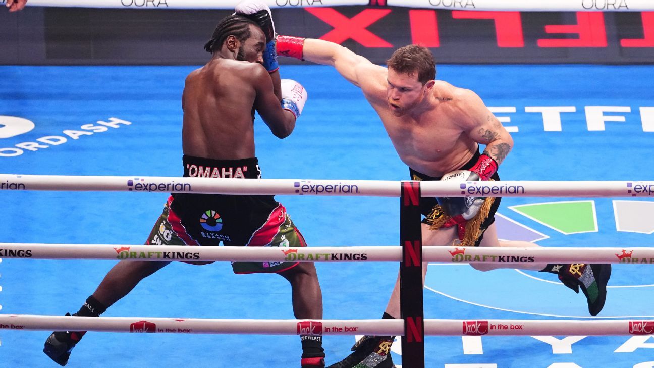 Crawford derrota a Canelo y hace historia como indiscutido - ESPN