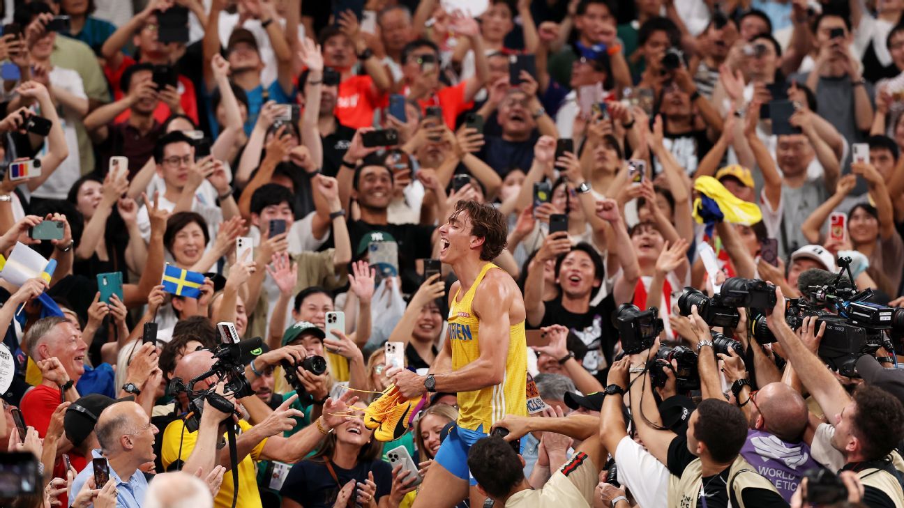 Armand Duplantis breaks pole vault world record for 14th time - ESPN