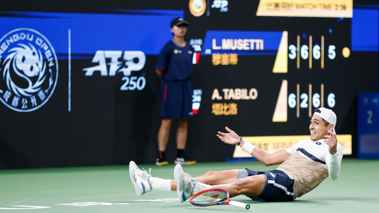 Así fue el emotivo match point con el que Alejandro Tabilo ganó el ATP 250 de Chengdu - ESPN