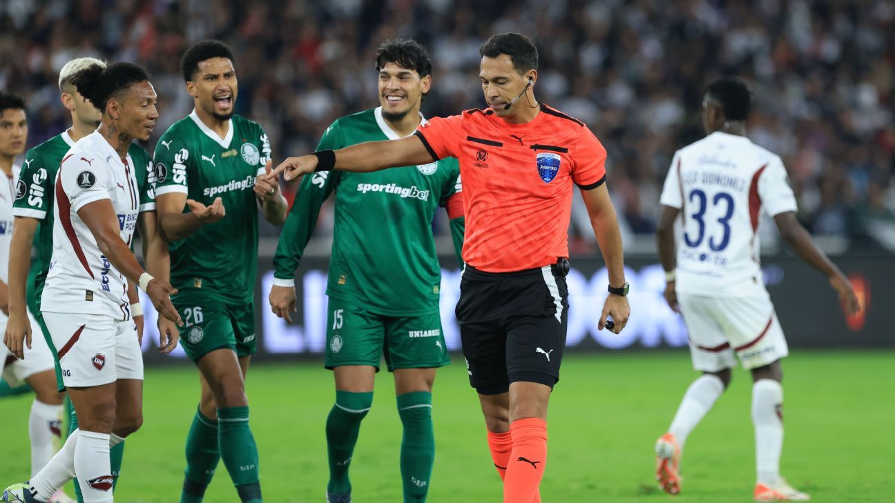 Pênalti em LDU x Palmeiras: Renata Ruel analisa lance e diz se ...