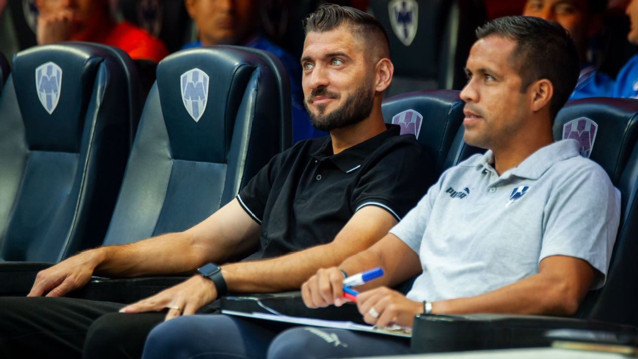 Nicolás Sánchez y cuerpo técnico de exrayados al relevo de Torrent - ESPN