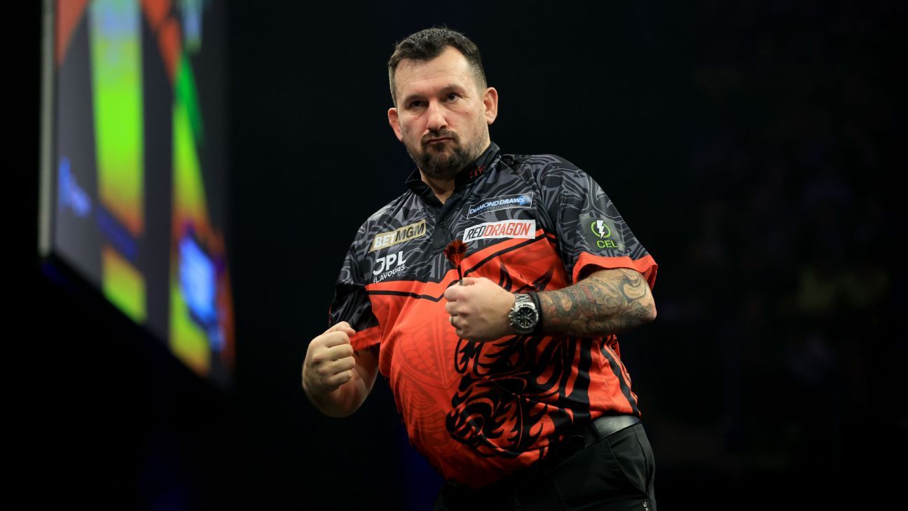 Premier League Darts: Jonny Clayton storms to second nightly win - ESPN