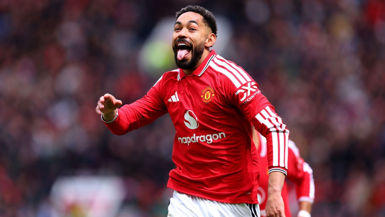 Gary Neville blasts VAR 'shocker' after controversial Man United goal ...