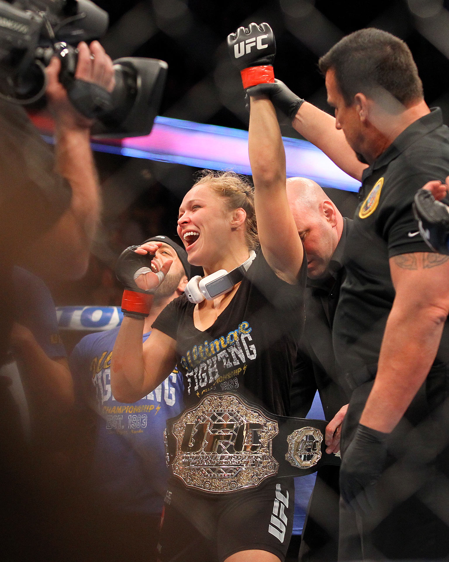 Ronda Rousey and Liz Carmouche - UFC 157 - ESPN